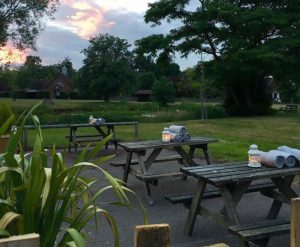 Martins' Pond Potten End Berkhamsted : Freehouse With Good Food